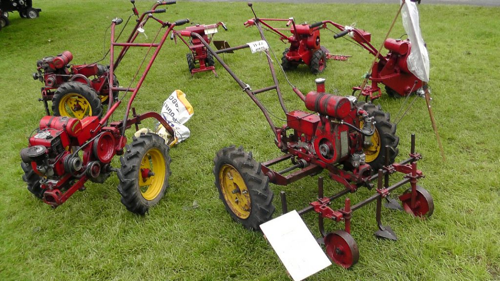 Newby Hall Tractor Fest 2017 - Vintage Horticultural and Garden ...