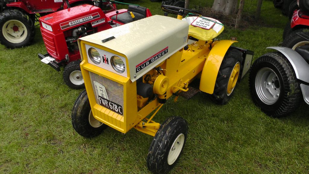 Newby Hall Tractor Fest 2017 - Vintage Horticultural and Garden ...